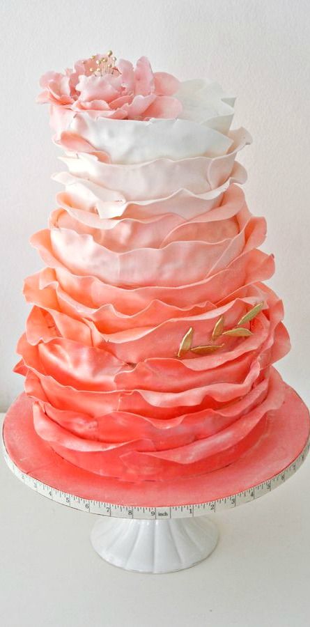 Wedding Cakes in Living Coral Color | Arabia Weddings